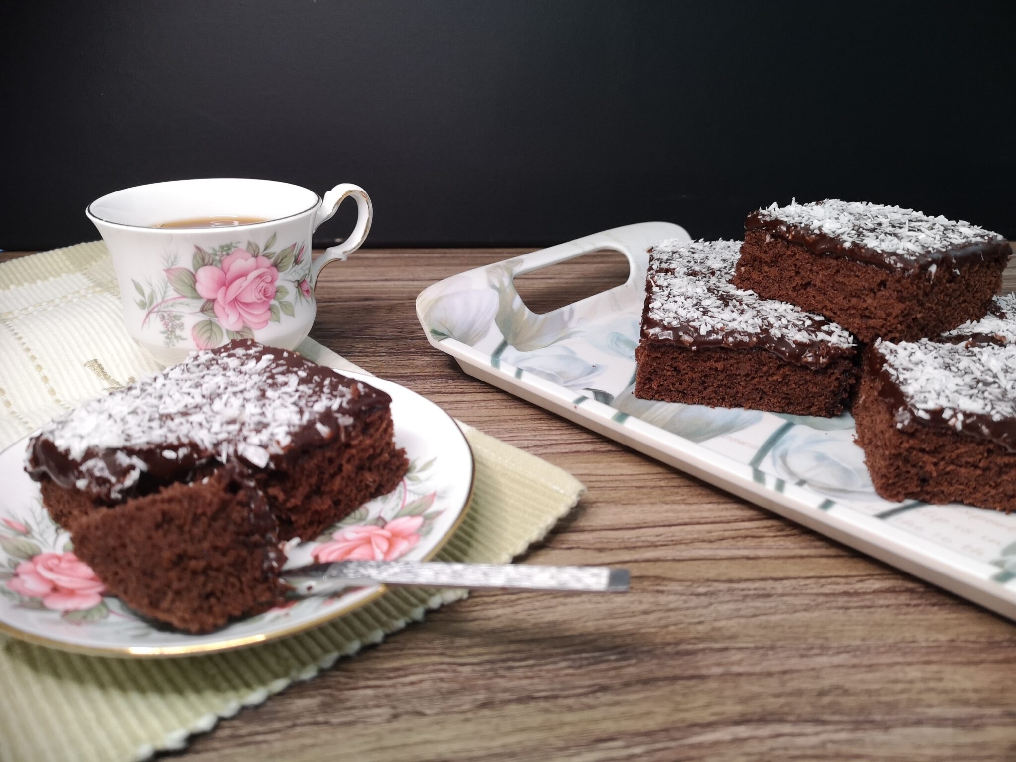 Spetskaka Recept - Saftig Sockerkaka med Glasyr - Allt om Bakning